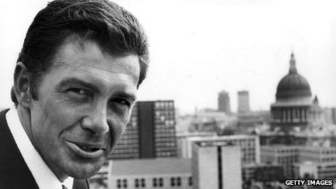 Professionals star Lewis Collins dies - BBC News