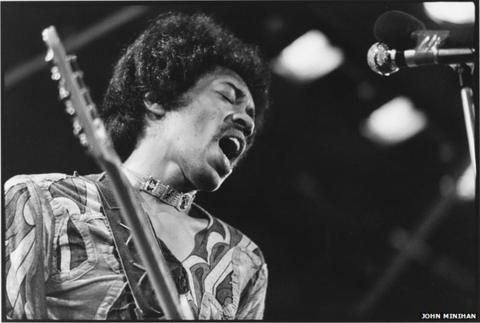 The probing eye of John Minihan - BBC News