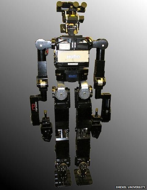 Disaster robots compete in Darpa's Florida challenges - BBC News