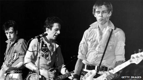 Top 10 pop picks as TOTP turns 50 - BBC News