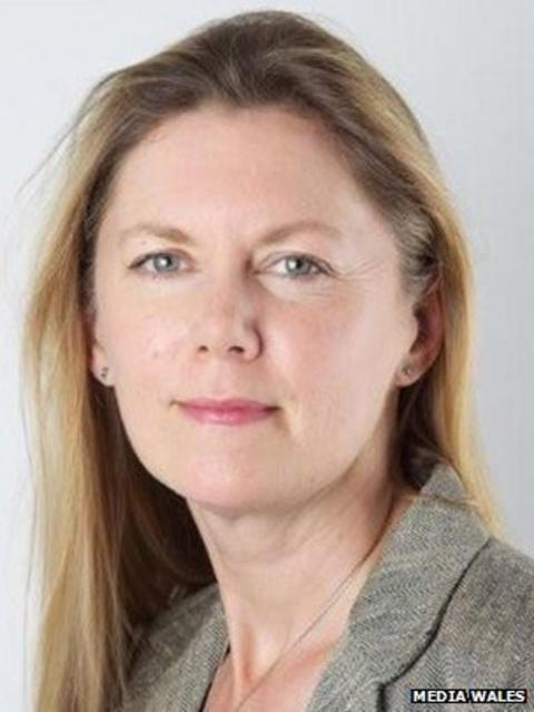 Concerns over ex-deputy commissioner's £27,000 compensation - BBC News