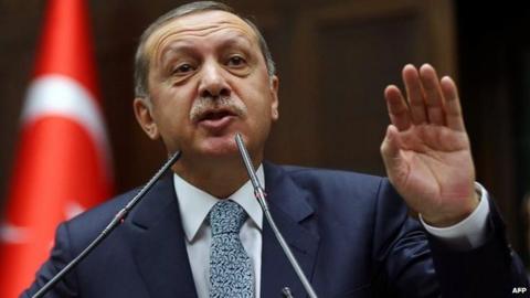 Turkey downs Syria military jet 'in airspace violation' - BBC News