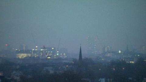 Air pollution: High levels to spread across England - BBC News