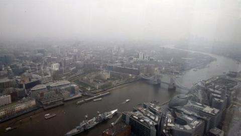 Air pollution 'causing deadly public health crisis' - BBC News