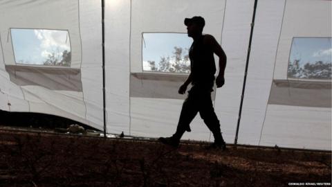 Day in pictures: 15 April 2014 - BBC News