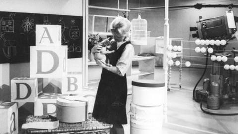 BBC Two's 50th anniversary: Disastrous launch remembered - BBC News