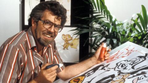 In pictures: Rolf Harris's entertainment career - BBC News