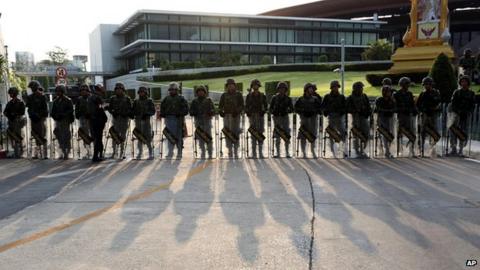 In pictures: Thailand's coup - BBC News