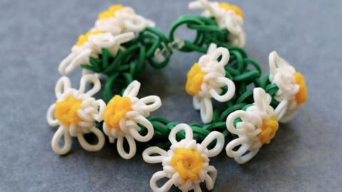 Loom bands dress sells for more than £170,000 - BBC Newsround