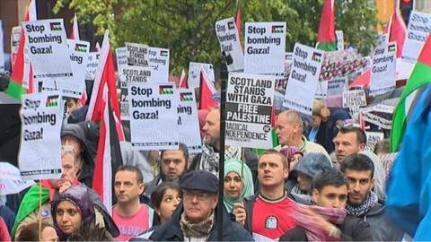 Protesters join rally for Gaza - BBC News