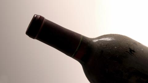 'Goering' Nazi uniform in Plymouth shop 'should be burnt' - BBC News