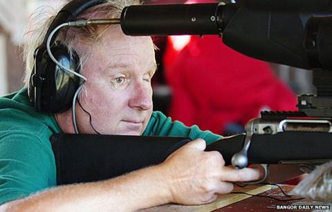 Guide dogs and guns: America's blind gunmen - BBC News