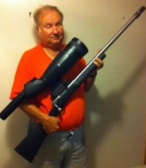 Guide dogs and guns: America's blind gunmen - BBC News