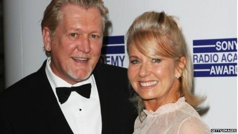 Mike Smith, former Radio 1 DJ, dies aged 59 - BBC News