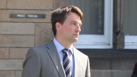 Scientist Nathan Bailey admits blame for M9 death crash - BBC News