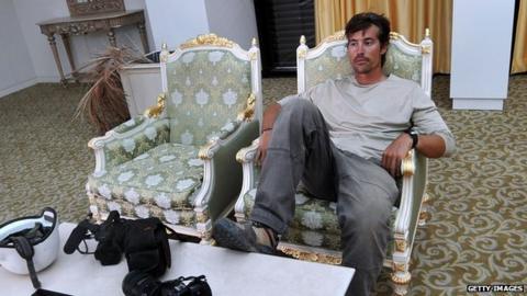 James Foley: Extremists battle with social media - BBC News