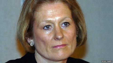 Rotherham child abuse scandal: Ex-children's head 'must quit' - BBC News