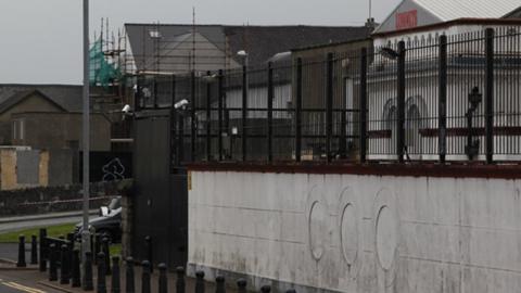 IRA ceasefire anniversary: Northern Ireland then and now - BBC News