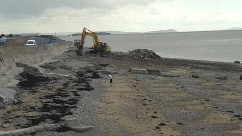 Sully beach clear of rubble after 30 years - BBC News