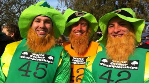 World conker champion crowned in Northamptonshire - BBC News