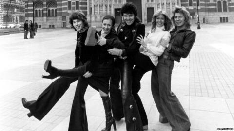 Alvin Stardust: Life and career in pictures - BBC News