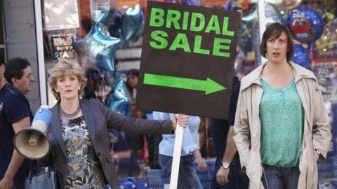 Miranda Hart calls time on BBC sitcom - BBC News
