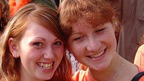 In pictures: Connecting the world's redheads - BBC News