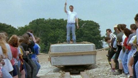 Stonehenge experiment to be repeated with 'lost' stones - BBC News