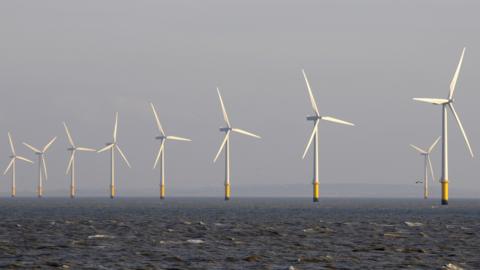 'World's biggest' wind farm to be built off East Yorkshire coast - BBC News