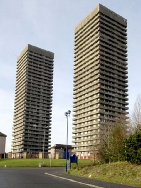 Scotland's tallest residential high-rise flats come down - BBC News
