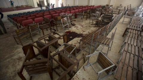 Gunmen attack Pakistan air force base in Peshawar - BBC News