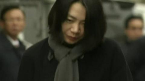 Korean Air executive jailed in 'nut rage' case - BBC News
