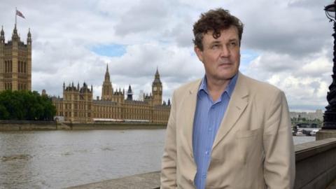Daily Telegraph's Peter Oborne resigns over HSBC coverage - BBC News