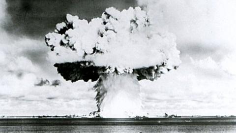 Russia reveals giant nuclear torpedo in state TV 'leak' - BBC News