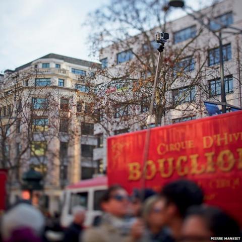 Halfway point in 24-year photo project - BBC News