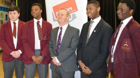 Hislop says private-state school gap widening - BBC News