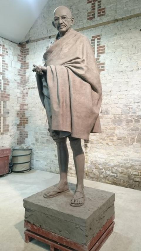 Is Gandhi still a hero to Indians? - BBC News