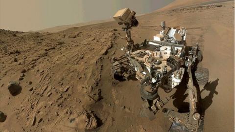 Nasa starts year-long isolation to simulate life on Mars - BBC News