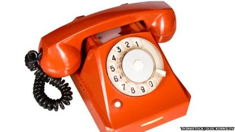 People who still use old gadgets - BBC News