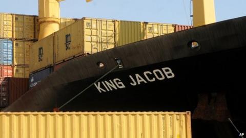 Mediterranean migrants: Hundreds feared dead after boat capsizes - BBC News