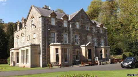 Hawick's Wilton Lodge Park at centre of new exhibition - BBC News