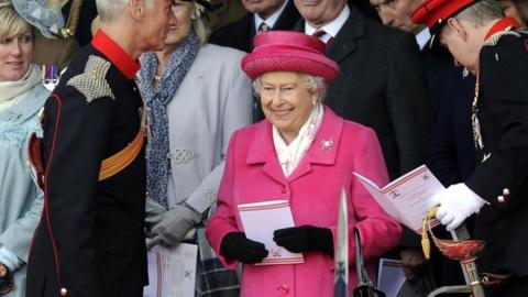 Queen in the pink on special day - BBC News