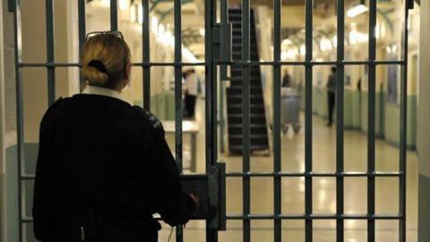 Cornton Vale inmates to be moved to HMP Polmont - BBC News