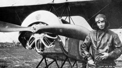WW1 VC pilot 'Reckless Rex' honoured with memorial - BBC News