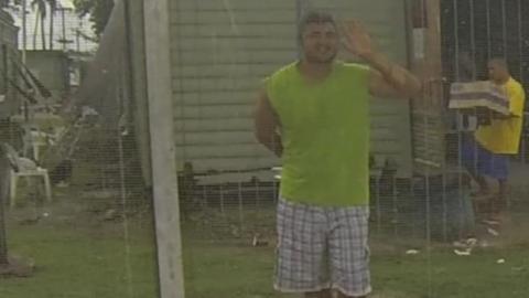 Papua New Guinea to shut Australia's Manus Island migrant camp - BBC News