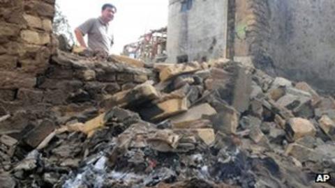 China 'arrests more suspects' over Xinjiang clashes - BBC News