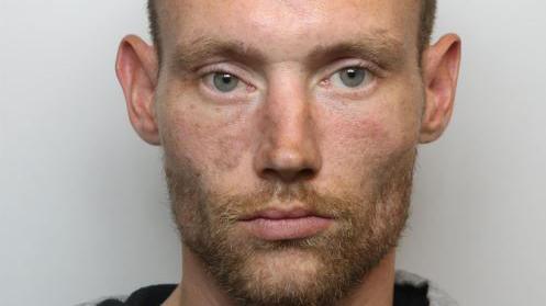 Man jailed after speeding past horse-drawn hearse in Oxford - BBC News