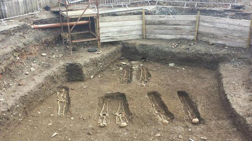 Londonderry dig: 13 skeletons found - BBC News