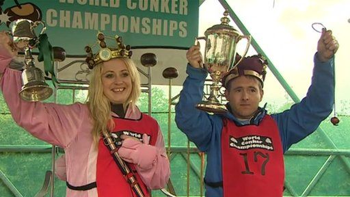 England dominates World Conker Championships - BBC News