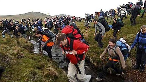 Dartmoor Ten Tors challenge: Fifty three drop out - BBC News